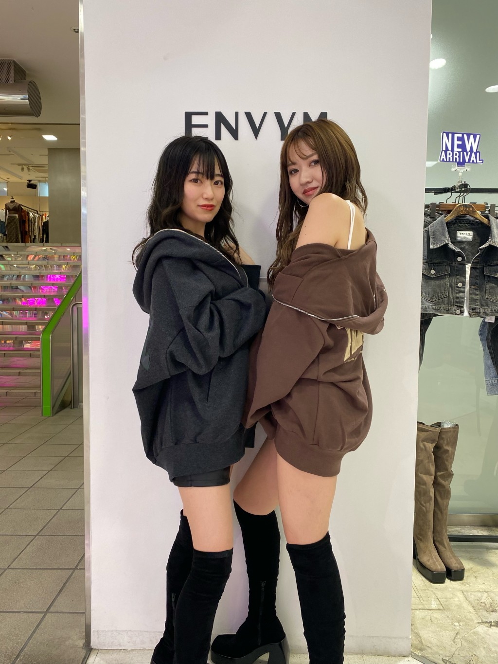 スタッフのインスタ紹介🖤madoka | ENVYM